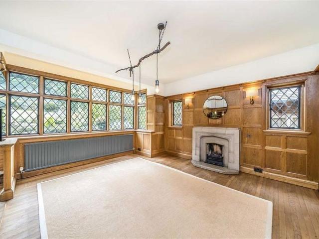 5 bedroom detached house to rent
