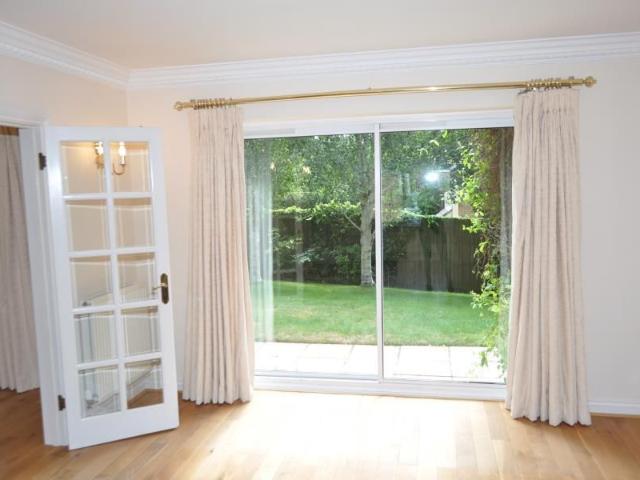 5 bedroom detached house to rent