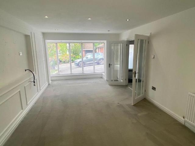 5 bedroom detached house to rent