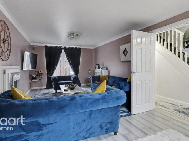 5 bedroom detached house to rent