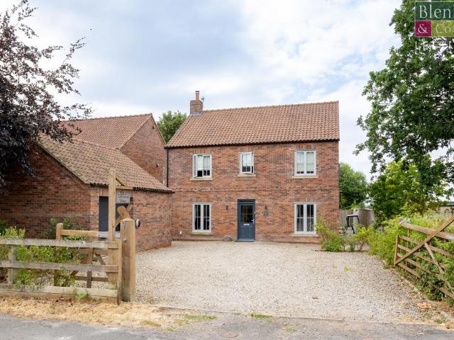 5 bedroom detached house to rent