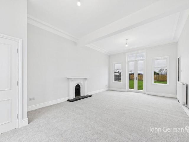 5 bedroom detached house to rent