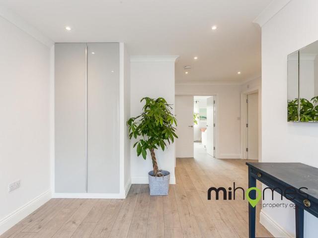 5 bedroom detached house to rent