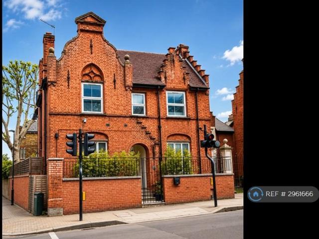 5 bedroom detached house to rent