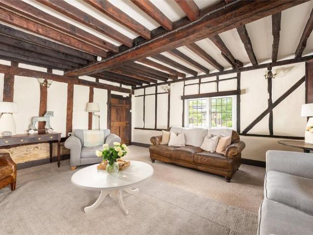 5 bedroom detached house to rent