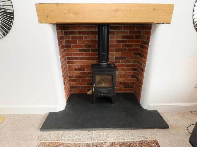 5 bedroom detached house to rent