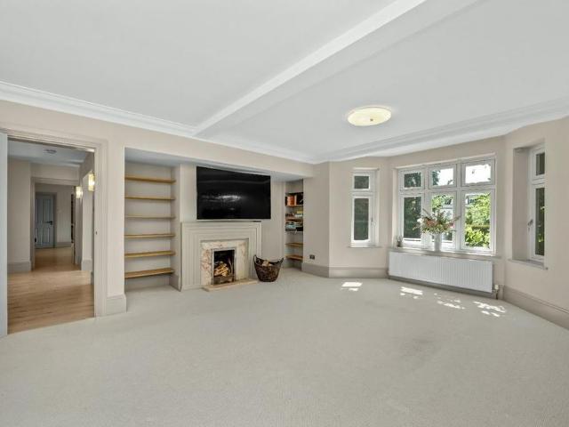 5 bedroom detached house to rent