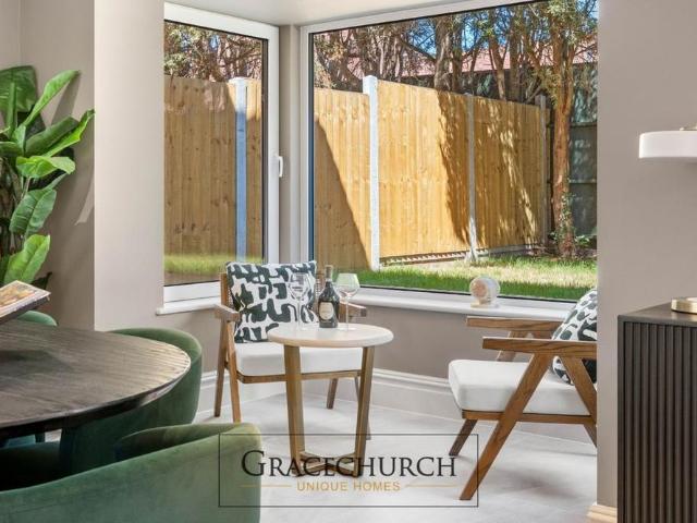 5 bedroom detached house to rent