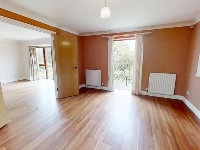 5 bedroom detached house to rent