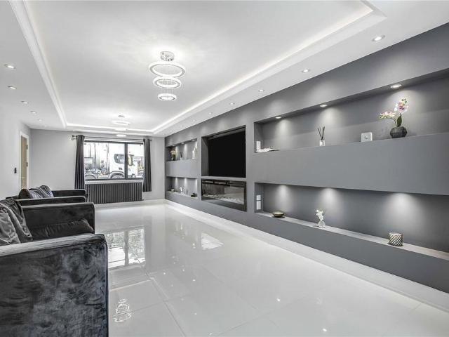 5 bedroom detached house to rent