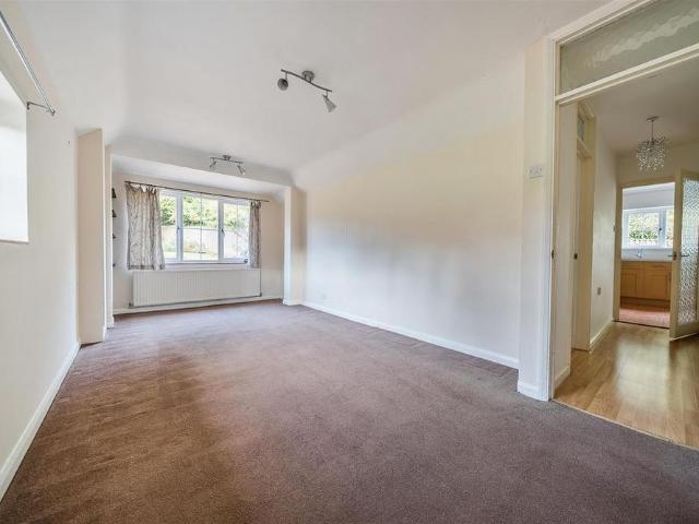 5 bedroom detached house to rent
