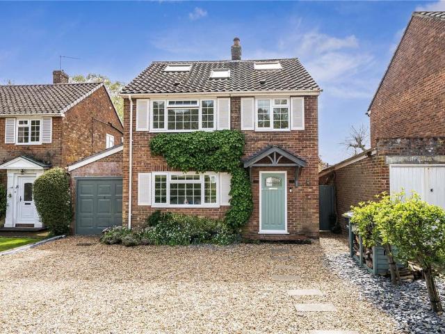 5 bedroom detached house to rent