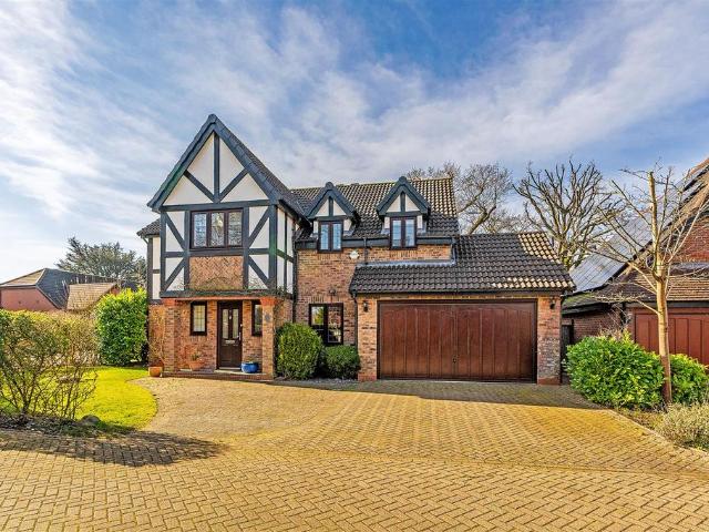 5 bedroom detached house to rent