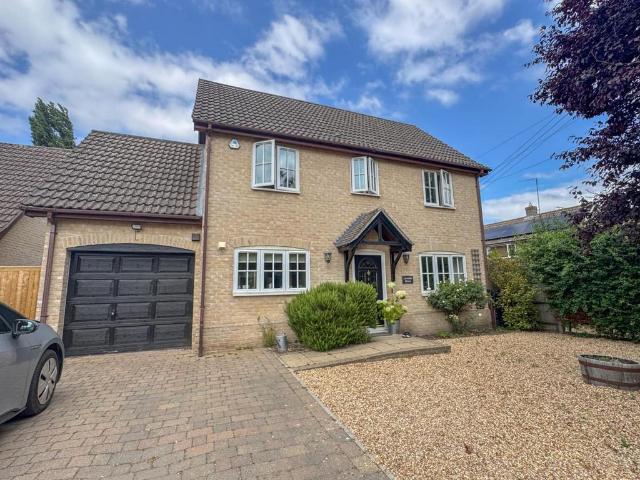 5 bedroom detached house to rent