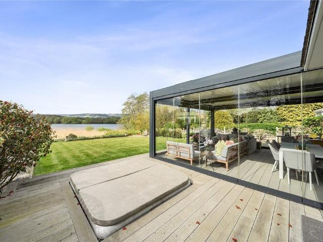 5 bedroom detached house to rent