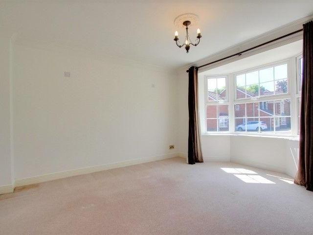 5 bedroom detached house to rent