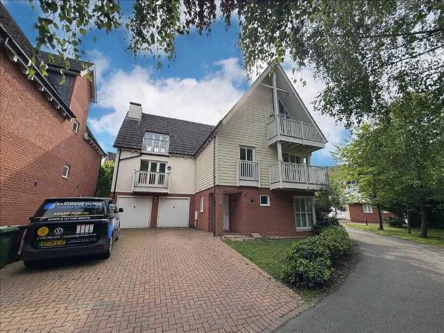 5 bedroom detached house to rent