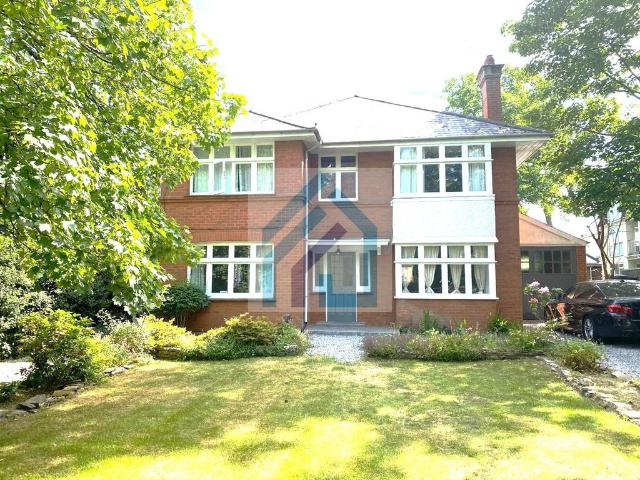 5 bedroom detached house to rent