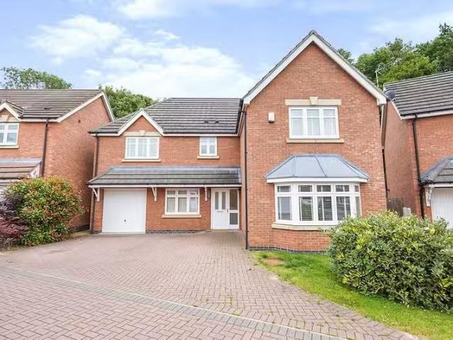 5 bedroom Detached House to rent, Boundary Close, Burton on Tr.