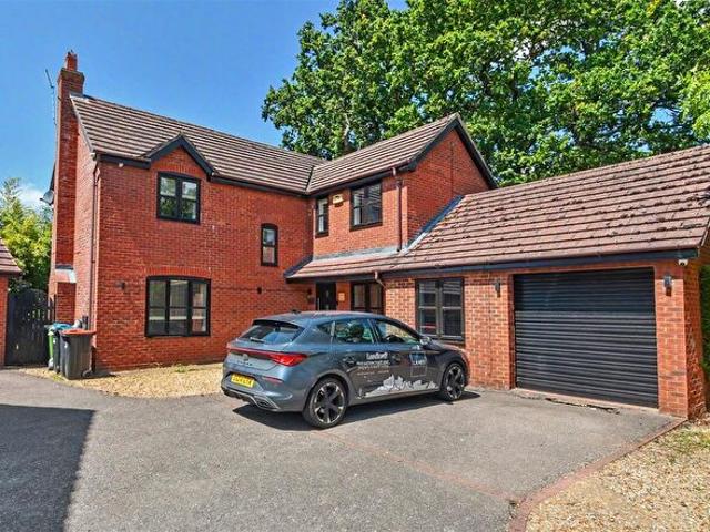 5 Bedroom Detached House To Rent In Upper Wood Close, Shenley Brook End, Milton Keynes, MK5