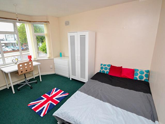 5 Bedroom Detached House To Rent In Derby Road, Lenton, Nottingham, NG7