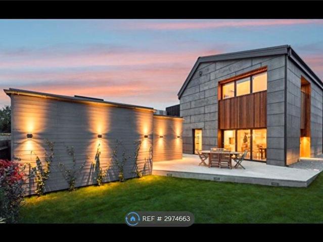 5 Bedroom Detached House To Rent In Foundation Square, Bicester, OX25