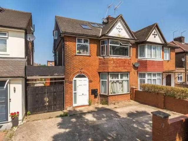 5 bedroom detached house to rent in London, NW11