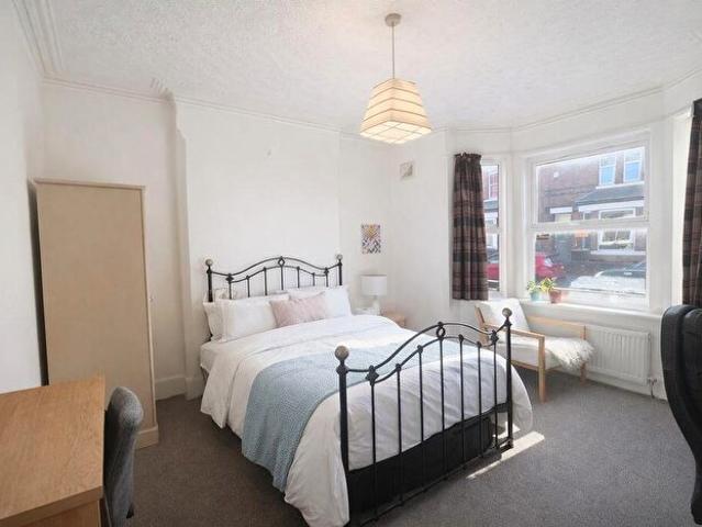 5 Bedroom Detached House To Rent In Midland Avenue, Nottingham, NG7