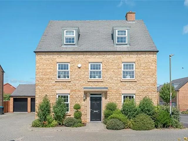 5 Bedroom Detached House To Rent In Skylark Way, Witney, OX28