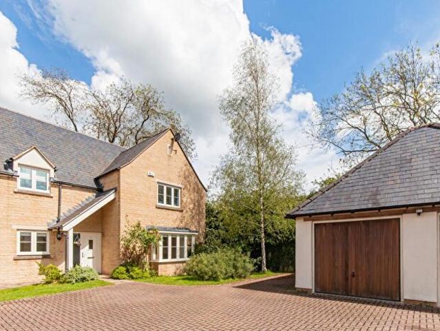 5 Bedroom Detached House To Rent In Standlake, OX29