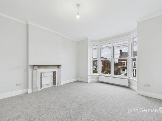 5 bedroom detached to let