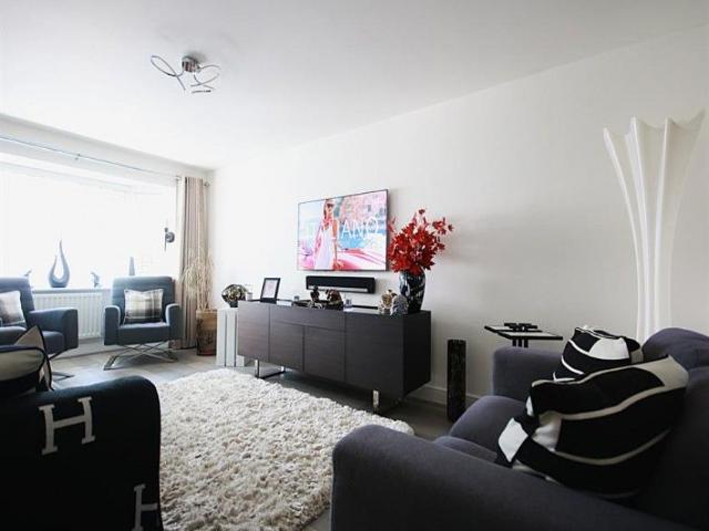 5 Bedroom Detached To Let