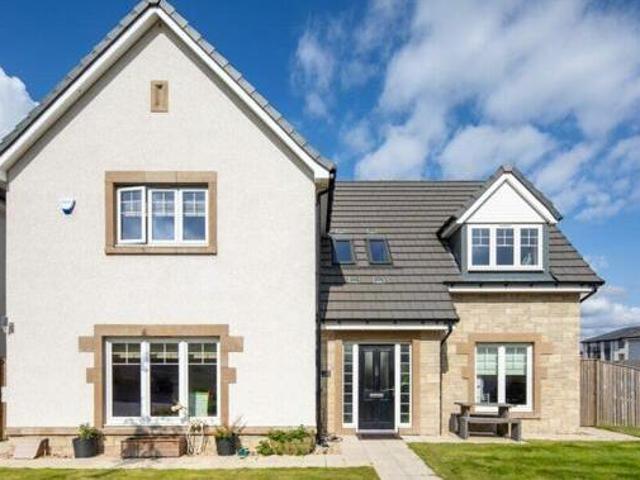 5 Bedroom Detached Villa For Sale In Maidenhill