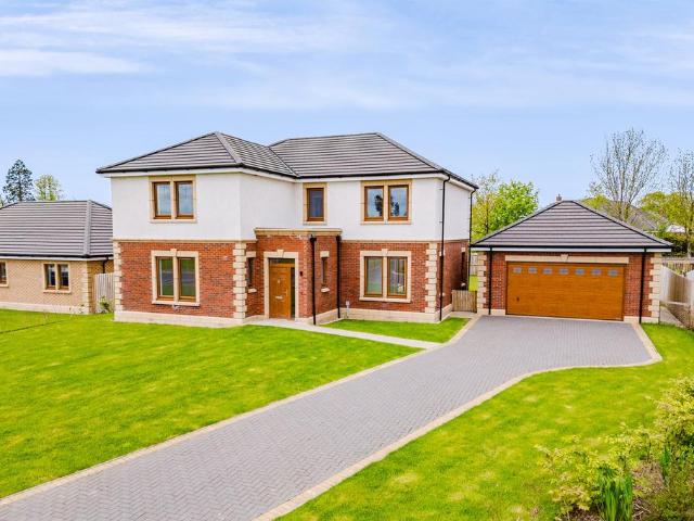 5 bedroom detached villa house for sale