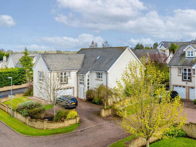 5 bedroom detached villa house for sale