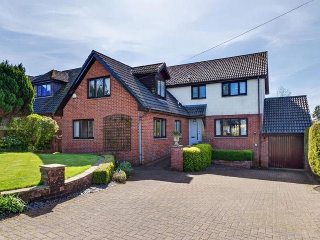 5 bedroom detached villa house for sale