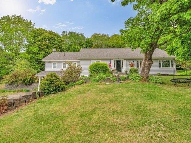 5 bedroom, Dexter ME 04930 103100209