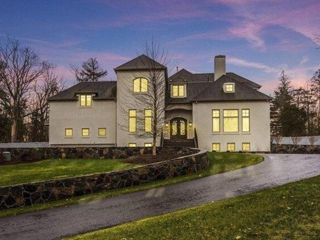 5 bedroom, Dedham MA 02026 104330087