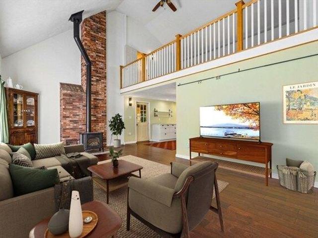 5 bedroom, Dracut MA 01826 105041342