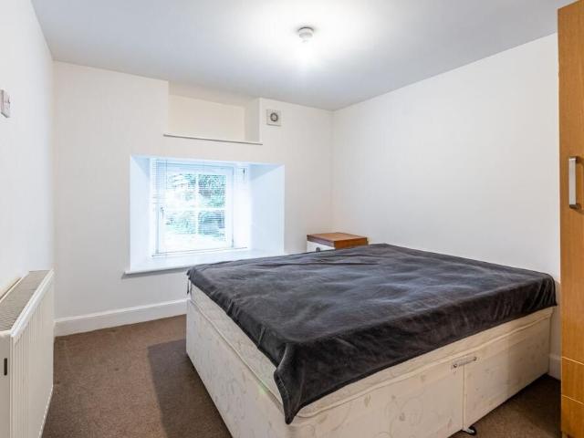5 bedroom duplex to rent