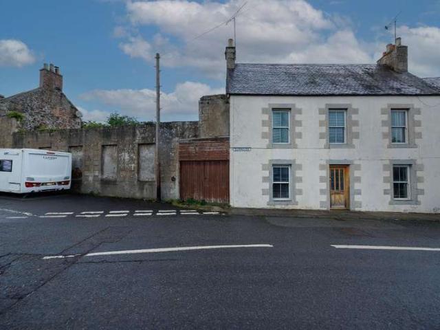 5 Bedroom End Of Terrace House
