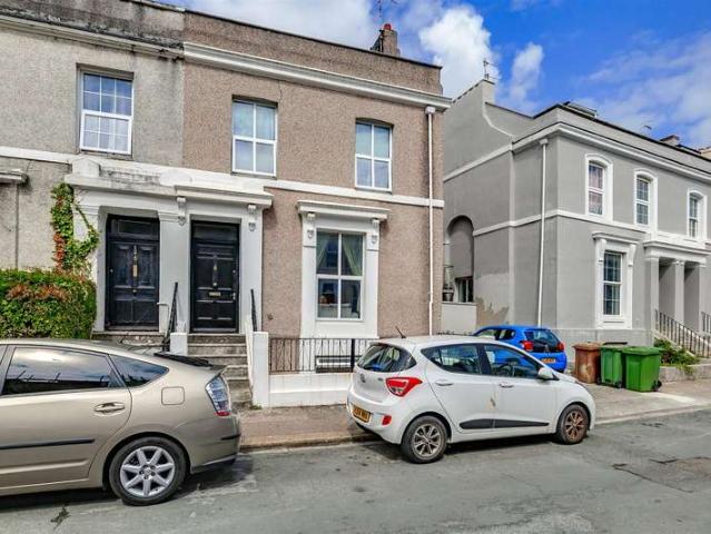 5 Bedroom End Of Terrace House