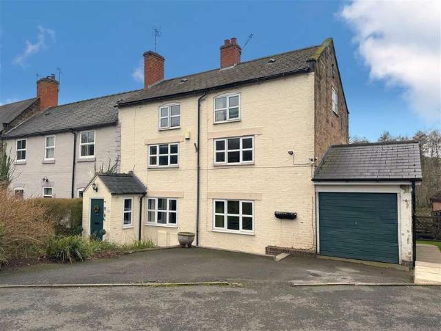 5 Bedroom End Of Terrace House