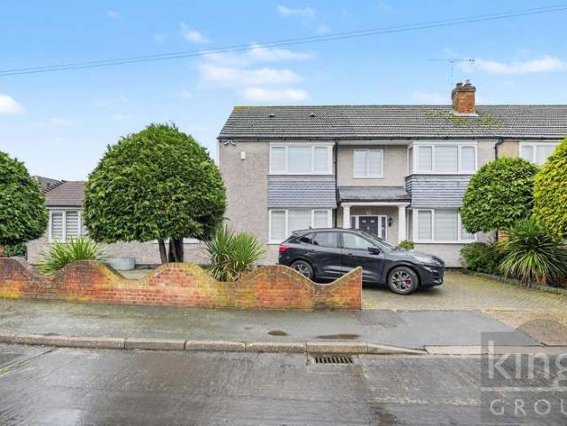 5 Bedroom End Of Terrace House