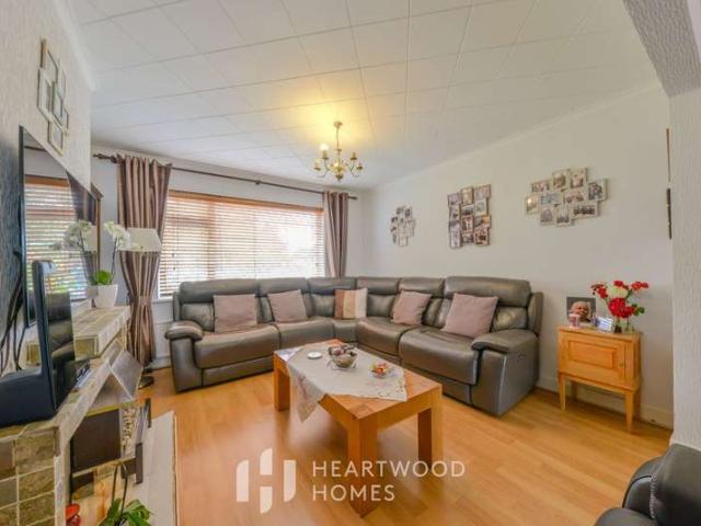 5 Bedroom End Of Terrace House