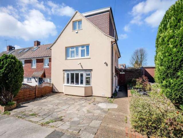 5 Bedroom End Of Terrace House