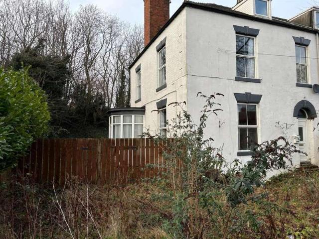 5 Bedroom End Of Terrace House