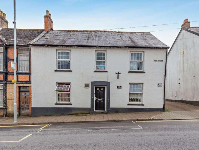 5 Bedroom End Of Terrace House
