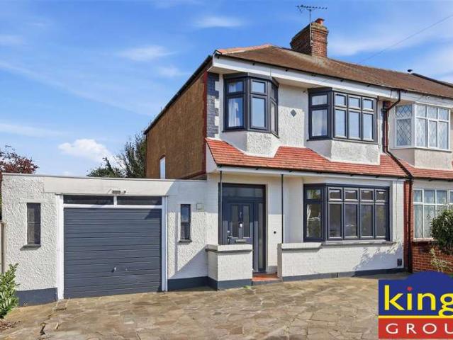 5 Bedroom End Of Terrace House