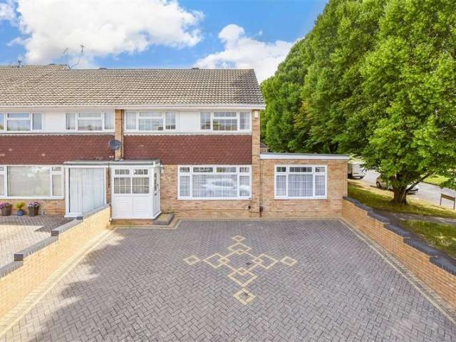 5 Bedroom End Of Terrace House